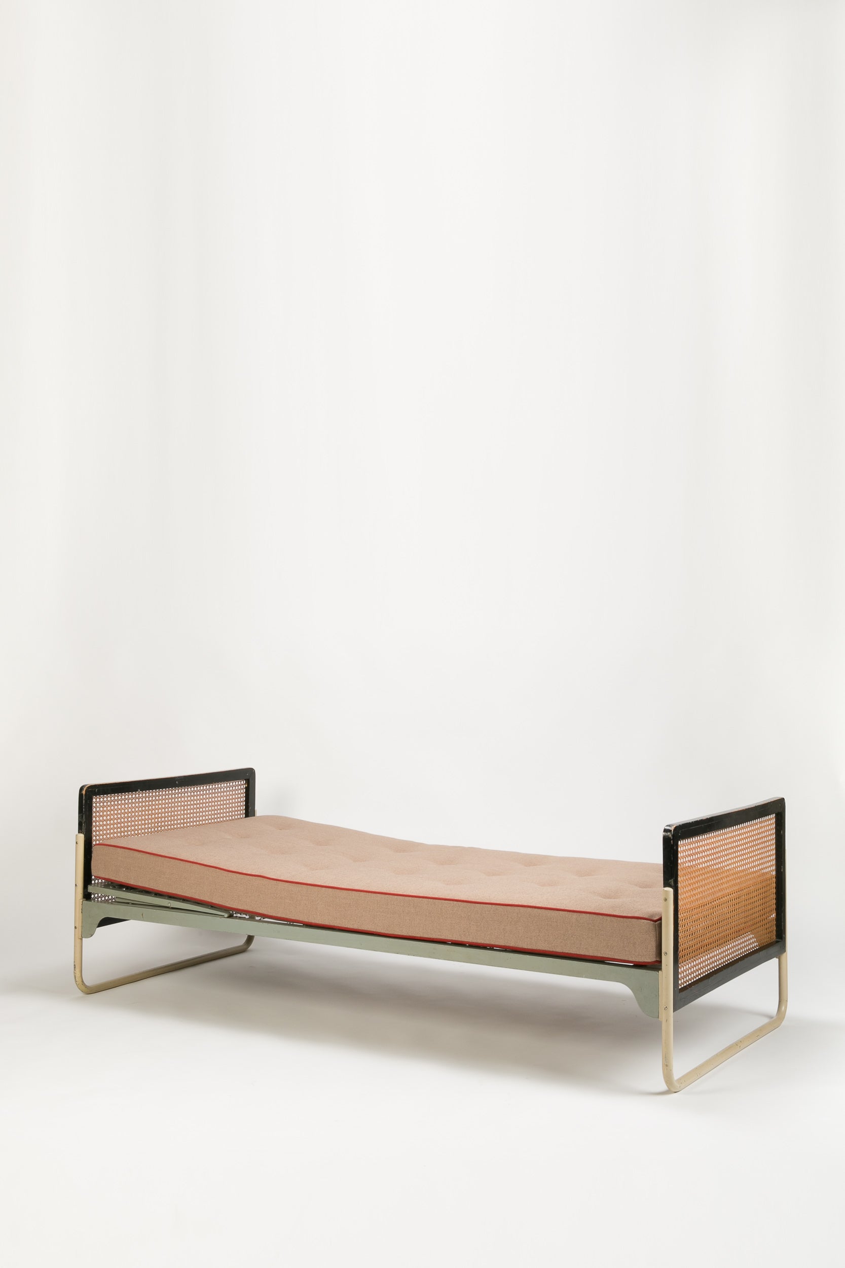 Alfred Roth Daybed Embru Werke - okay art
